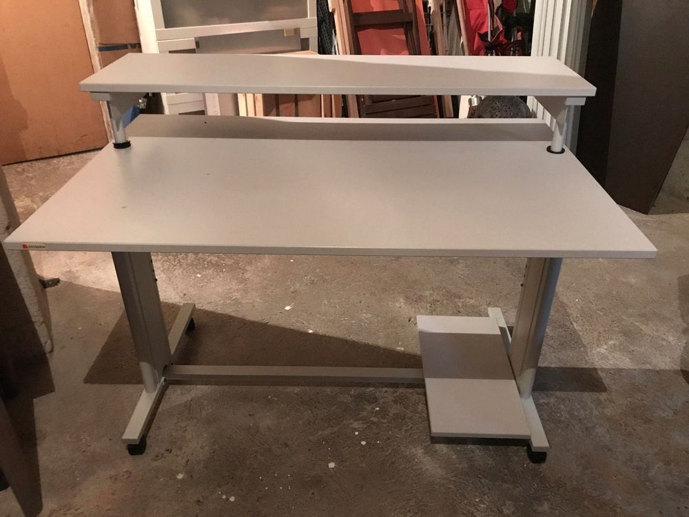 Computer / Büro Tisch (Gebraucht) in Winterthur für CHF 20 – mit ...