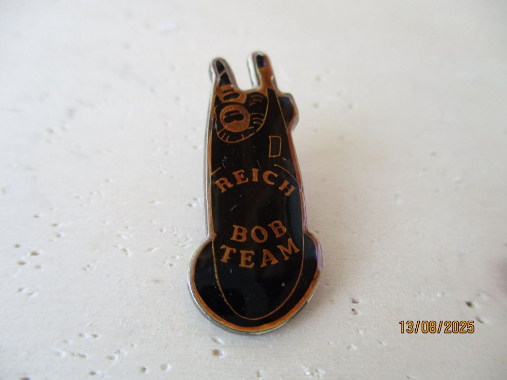 Bob Team Reich Pin (Neu (gemäss Beschreibung)) in Felsberg für CHF 0.5 ...