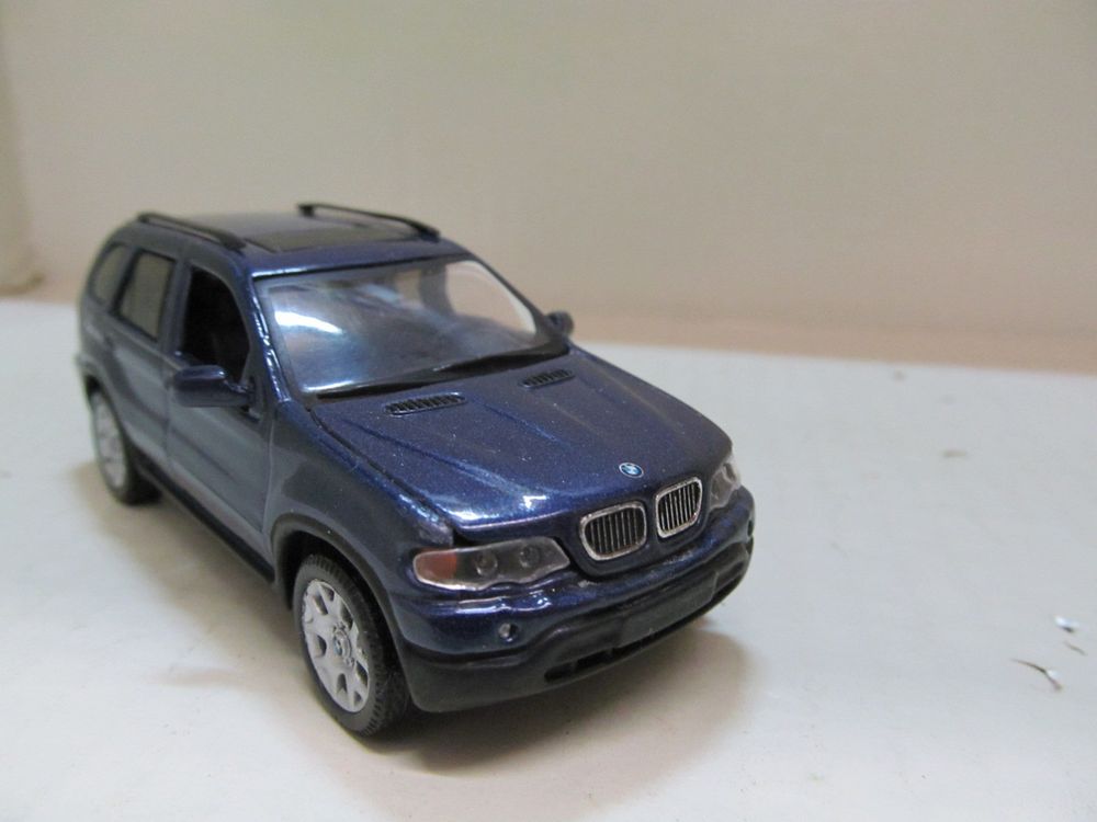 BMW X5 DEL PRADO 1:43 (Gebraucht) in Grueningen für CHF 9 – mit ...
