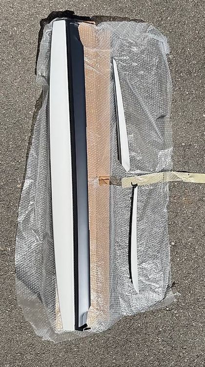 Tesla Model 3 Facelift Zierleisten Weiss (Gebraucht) in Finstersee für ...