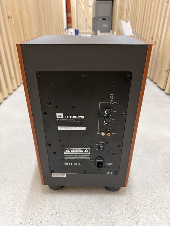 JBL ES150P/230 Subwoofer – kraftvoller Bass, top Zustand (Gebraucht) in ...