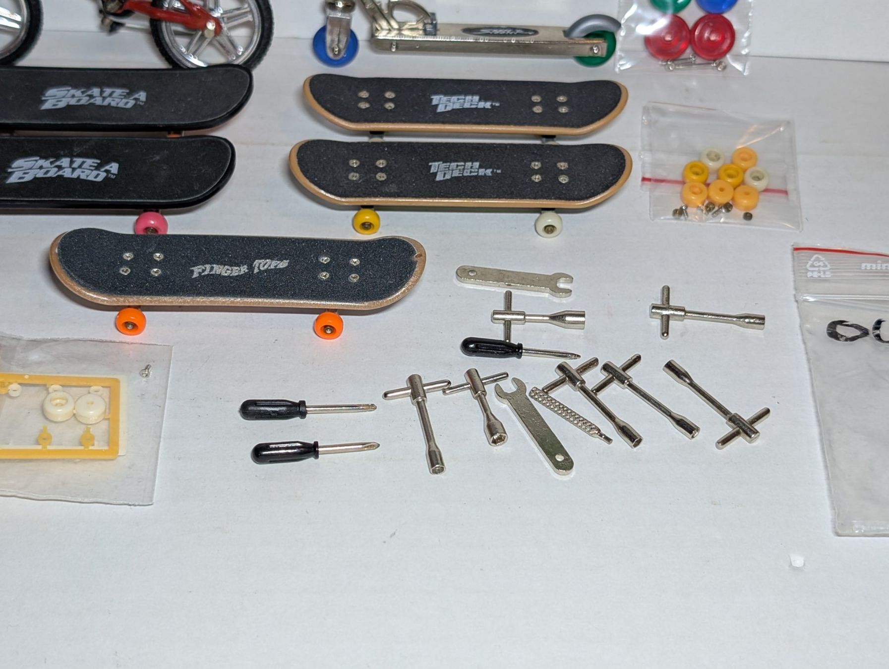 Tech Deck et Finger BMX Scooter (D'occasion) à Gland pour CHF 1 – avec ...
