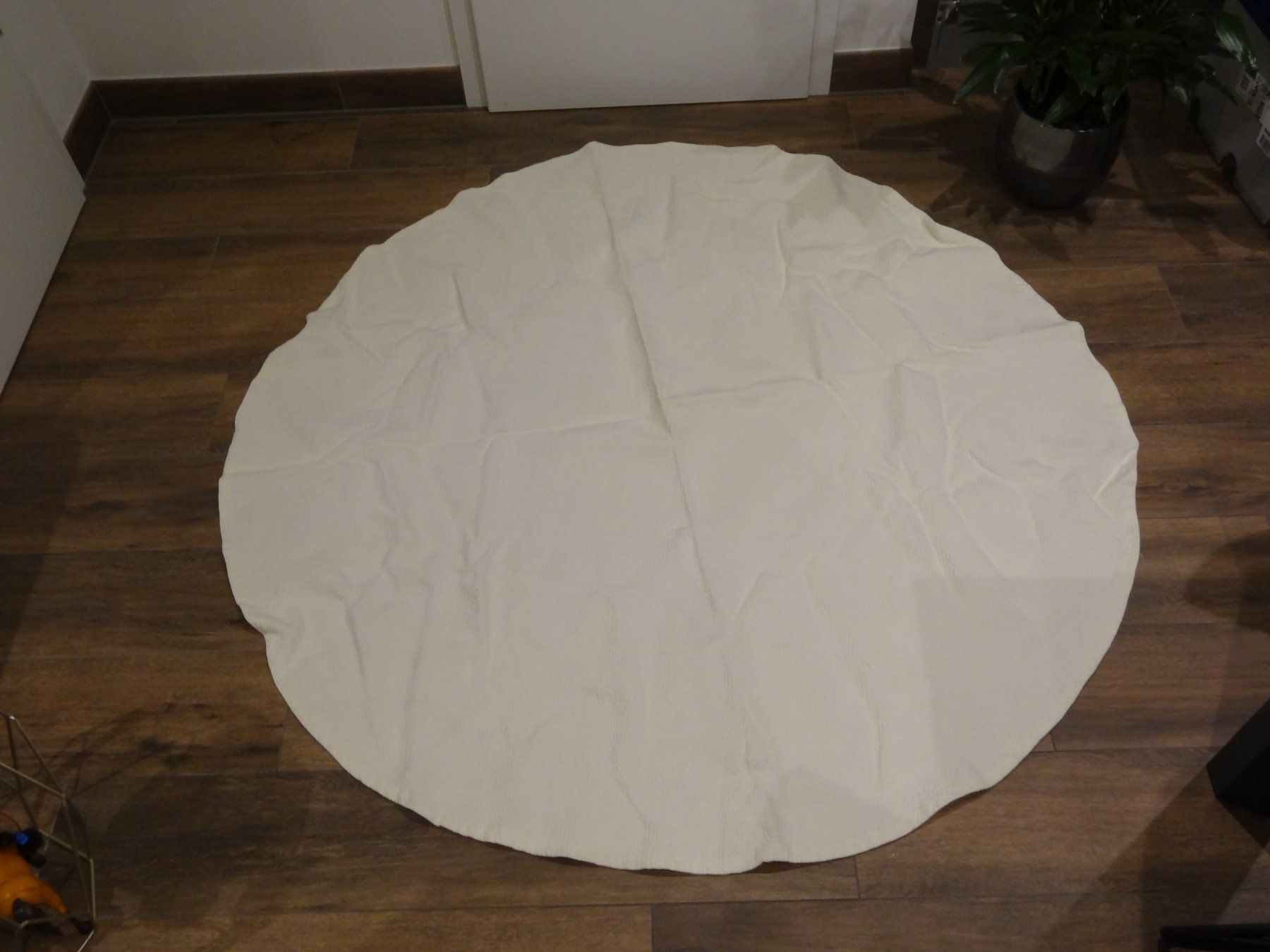 Protection table 165ccm de diamètre (D'occasion) à Satigny pour CHF 0.3 ...