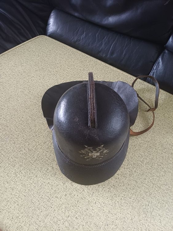 Alte Feuerwehr Kappe/Helm, Leder, mit Wappen, Gr. 55 (Defekt) in ...