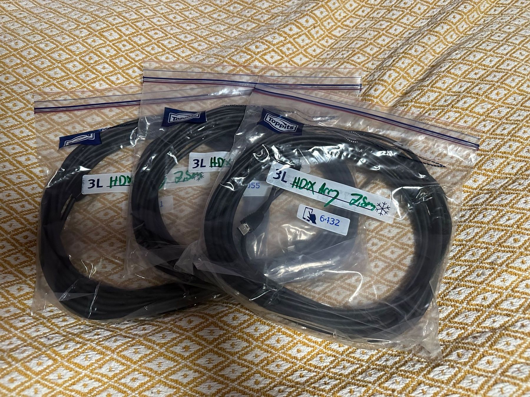 3x Polycom HDX Array Kabel 7.5m (Gebraucht) in Kloten für CHF 3 – mit ...