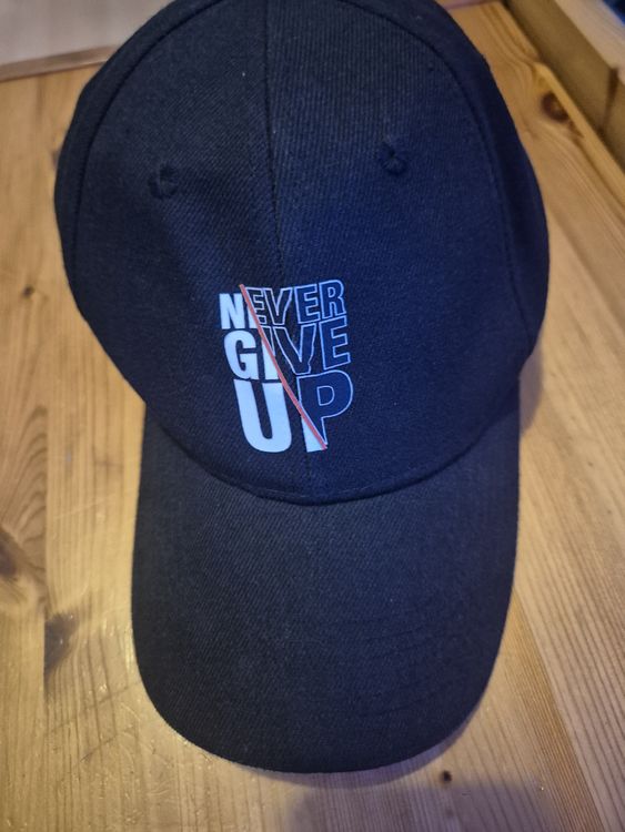Modische Cap "Never Give Up" - Top Zustand für den Sommer! (Neu (gemäss ...