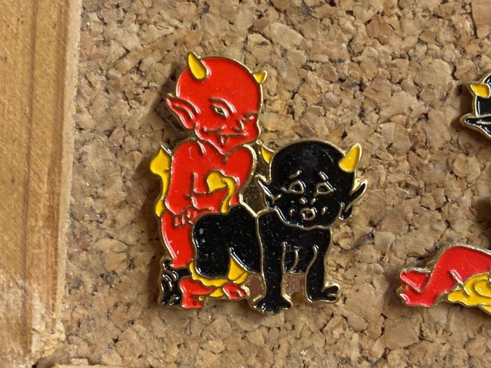 8 pins - DIABLOTINS - | Kaufen auf Ricardo