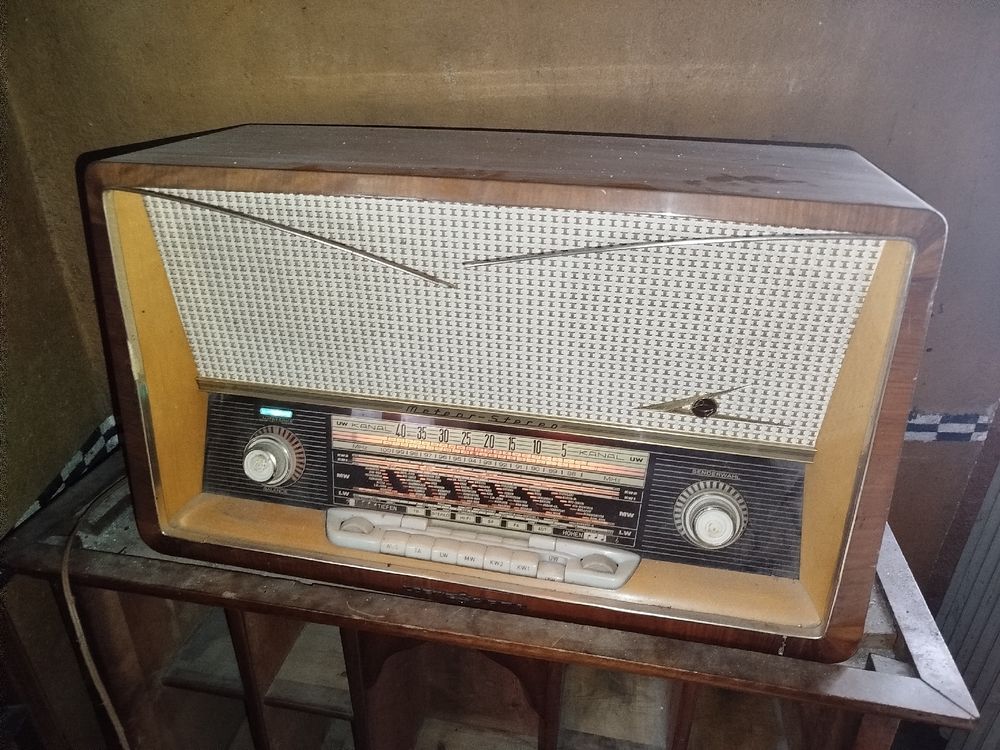 Retro Röhrenradio Metor Stereo (Gebraucht) in Stalden VS für CHF 100 ...