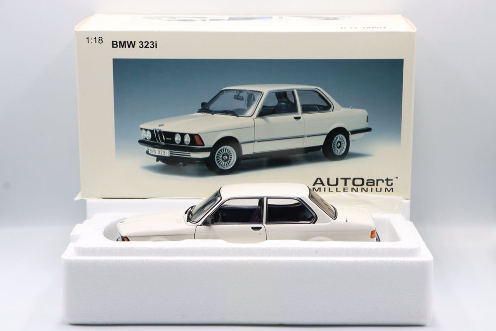 BMW 323i E21 1977 1:18 AutoArt (Neu und originalverpackt) in Bühl b ...