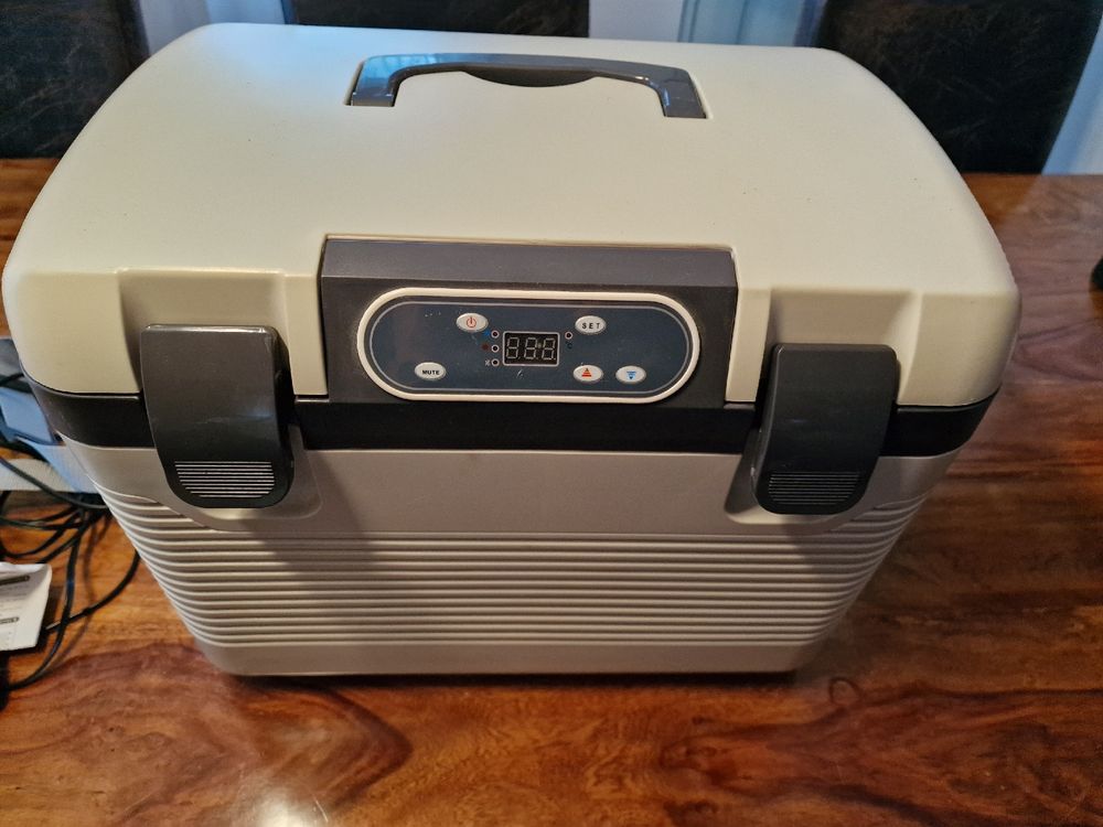 Tragbare 19l elektrische Thermobox (Neu (gemäss Beschreibung)) in Stäfa ...