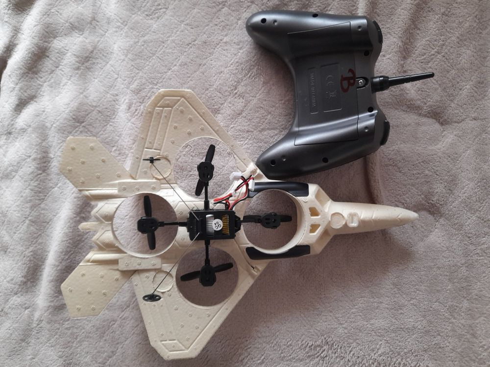 F22 Super Fighter avion télécommandé quadcopter 3D (Gebraucht) in ...