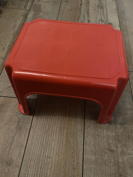 Hocker rot (Gebraucht) in Bilten für CHF 1 – mit Lieferung auf Ricardo ...