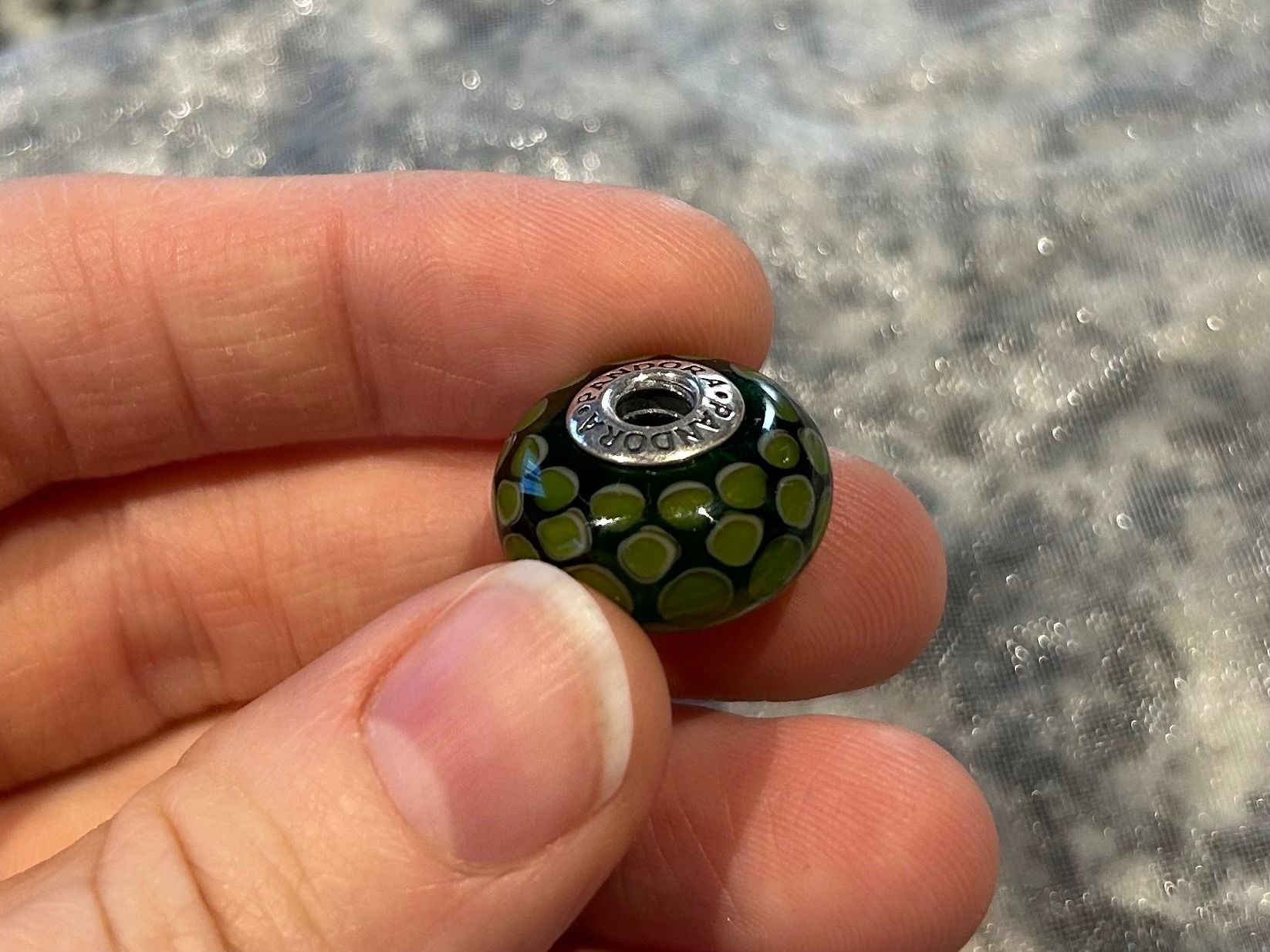 Pandora Muranoglas 💚 Charm Grün mit Punkten, neuwertig! (Neu (gemäss ...