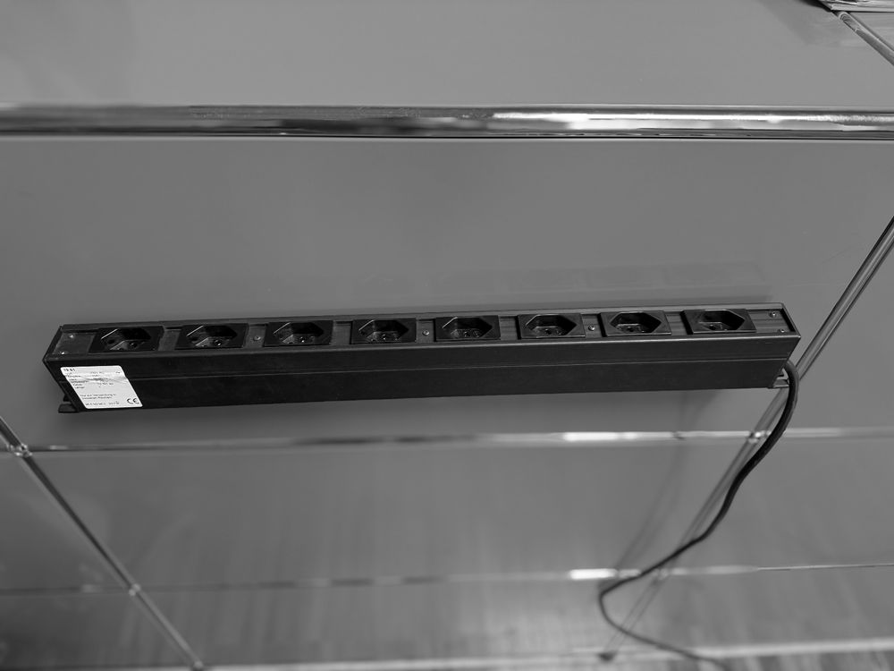 USM Haller, Errex: Steckerleiste, 11 Steckdosen, magnetisch. (Gebraucht ...