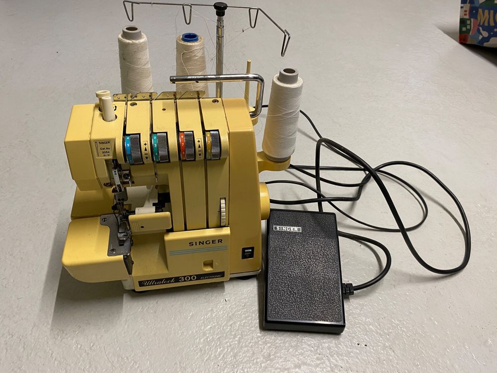 Singer Ultralock 300 Electronic 4 Faden Made in Japan 1987 (Gebraucht ...