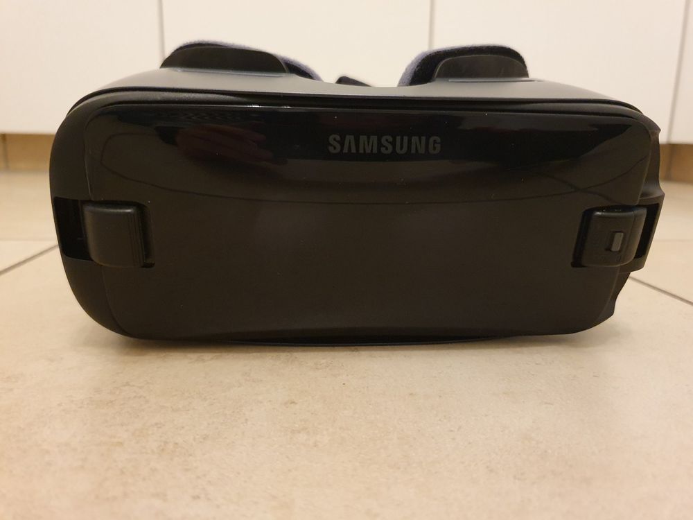VR-Brille Samsung Gear VR mit Controller (SM-R324) (Gebraucht) in ...