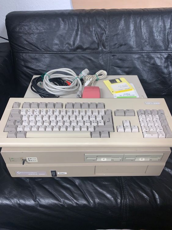 Amiga 2000 (Defekt) in Basel für CHF 200 – mit Lieferung auf Ricardo kaufen