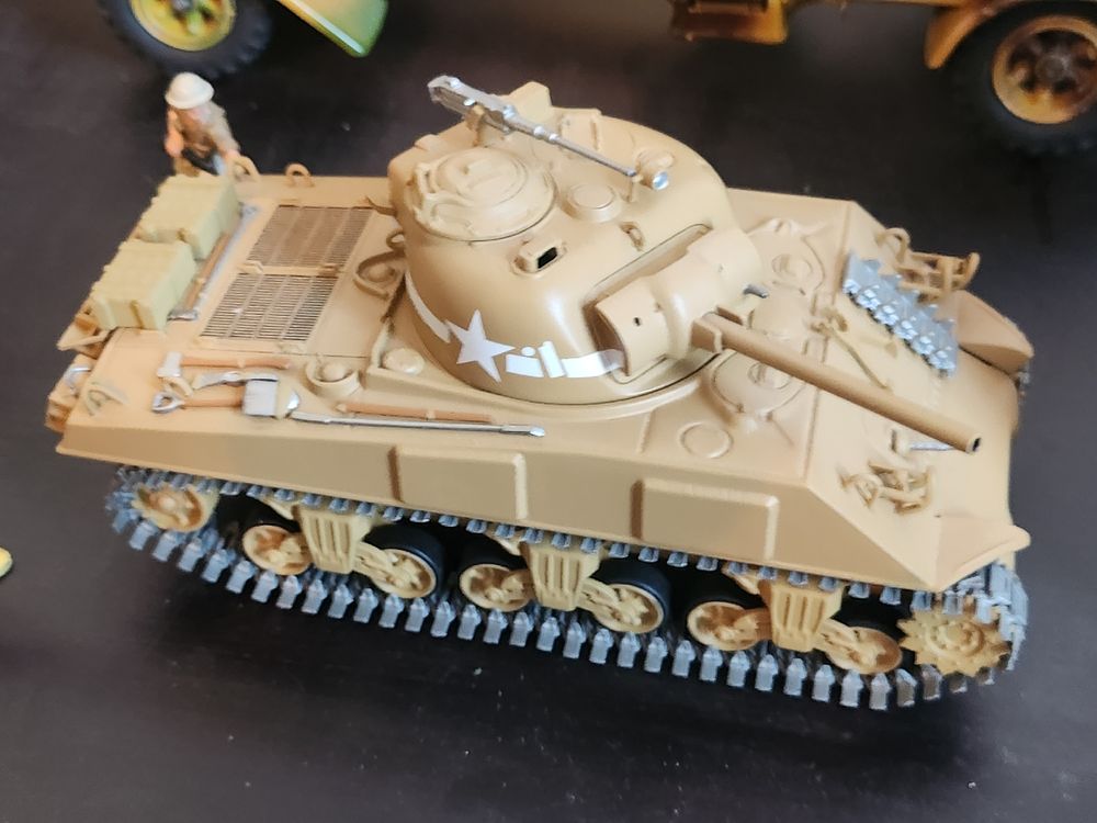 Minichamp 1: 35 Sherman in OVP (Gebraucht) in Ettingen für CHF 79 – mit ...