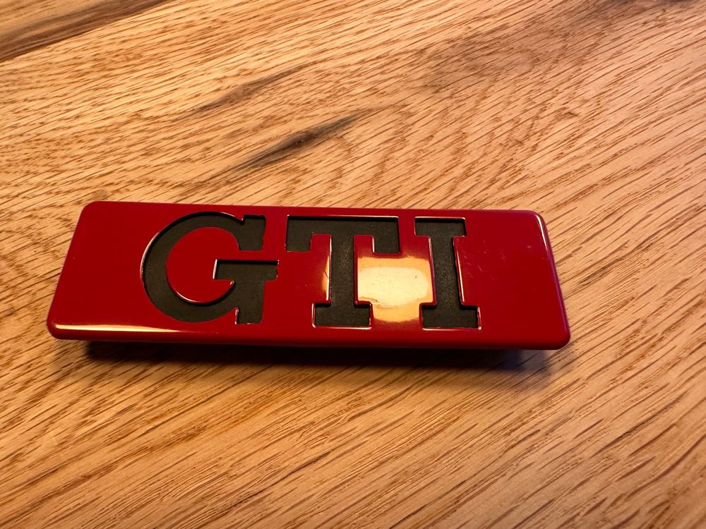 VW Golf GTI Emblem (Neu (gemäss Beschreibung)) in Alpnachstad für CHF ...