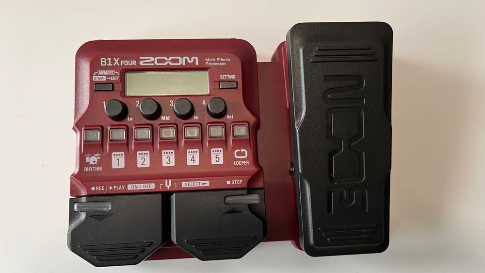 Zoom B1X Four · Multieffektgerät E-Bass / wie neu (Gebraucht) in Wauwil ...
