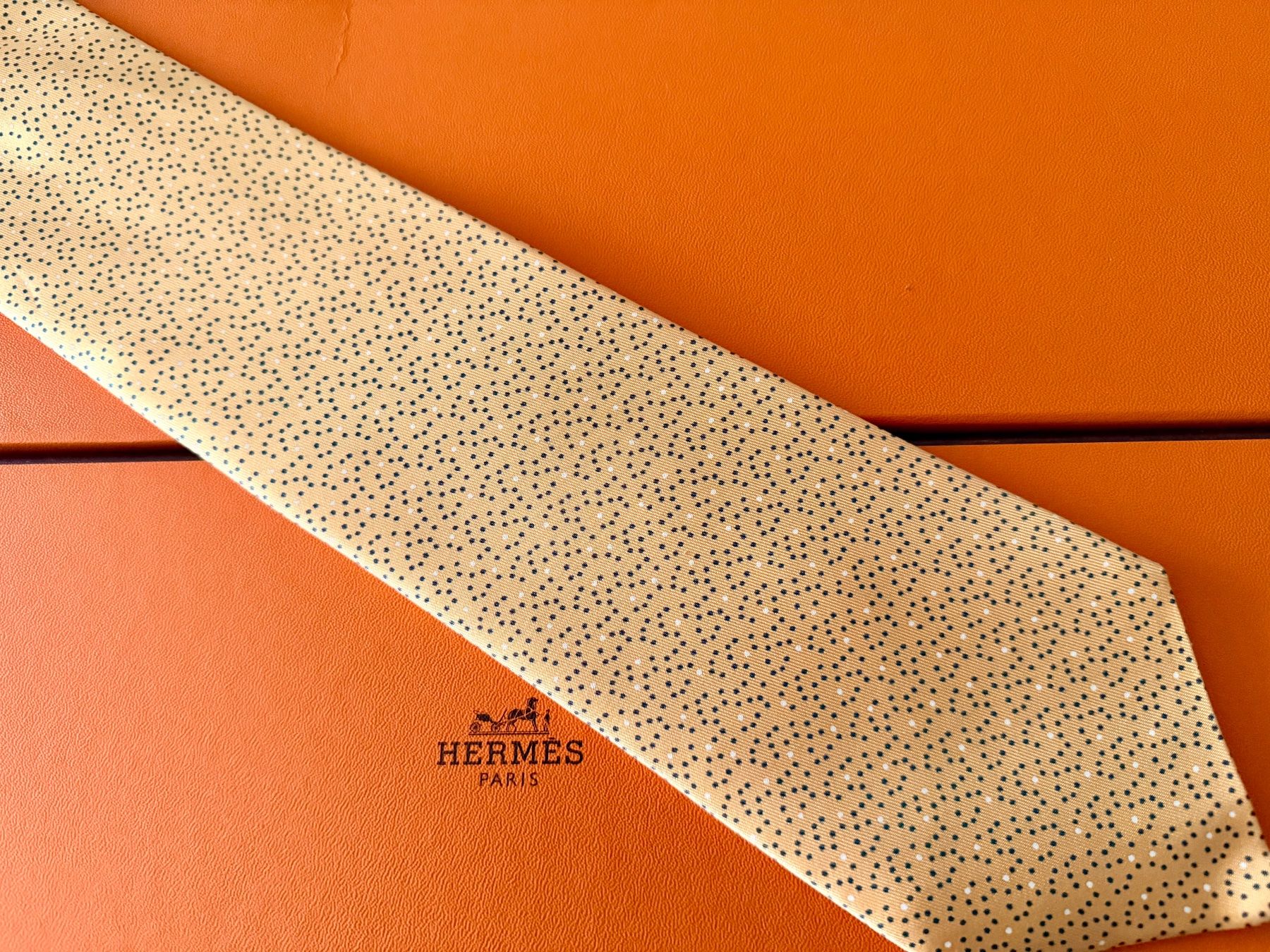 Cravate HERMES-Paris „Yellow Fantasy“ - avec box original (Neuf (Voir ...