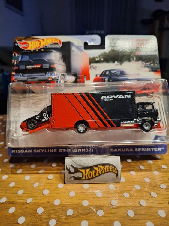 HW Premium Team Transport #27 Nissan Skyline GT-R Sakura (Neu und ...