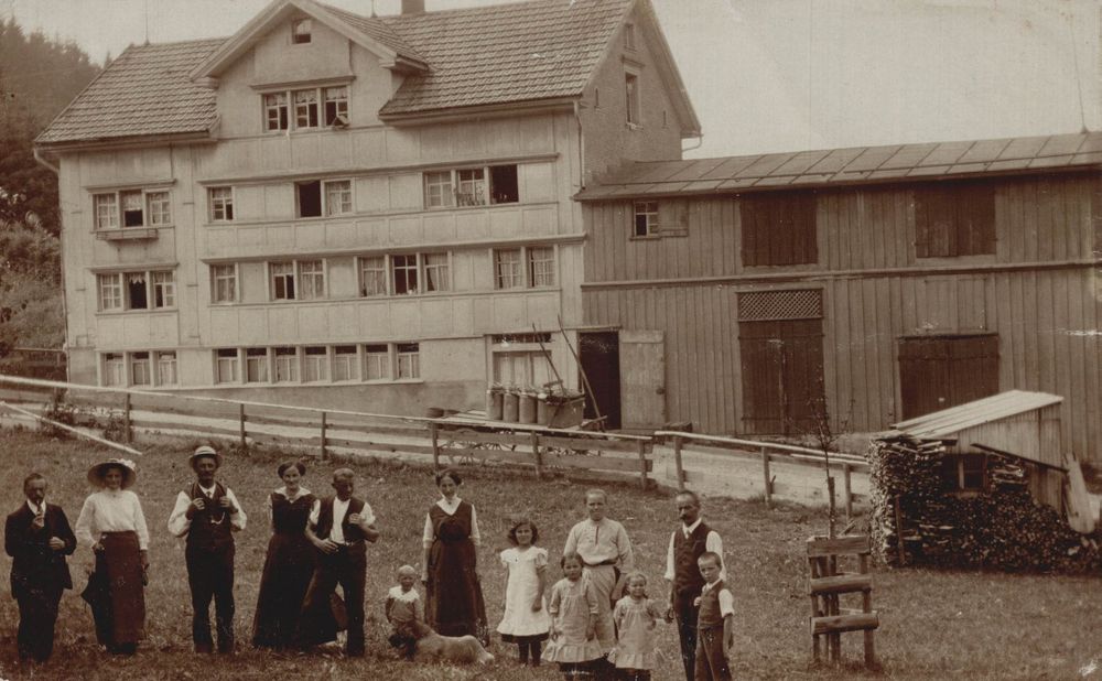 Appenzell. Bauernhaus mit Scheune, Bauern-Grossfamilie (Gebraucht) in Bronschhofen für CHF 55 ...