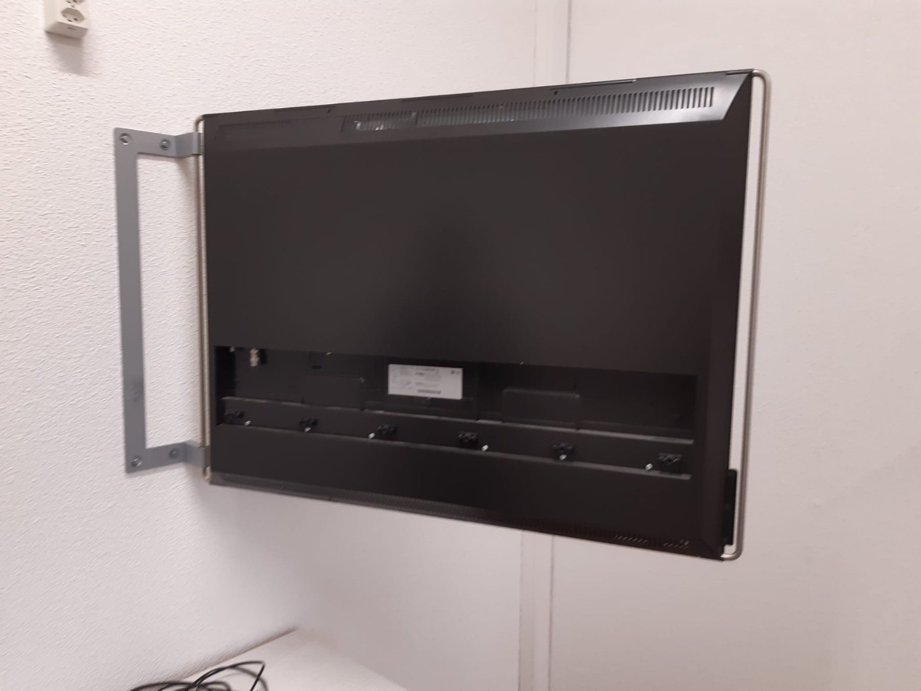 Full-HD LED-Smart-TV Beoplay V1-40, Bang&Olufsen m.Wandhalt. (Gebraucht ...