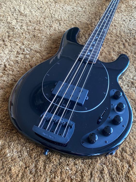 Music Man Bass Dark Ray Obsidian Black (Bass Gitarre) (Gebraucht) in ...