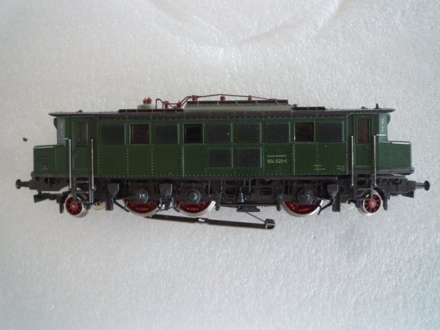 Märklin DB BR 104 E-Lok für Bastler, Defekt (Defekt) in Delémont für ...
