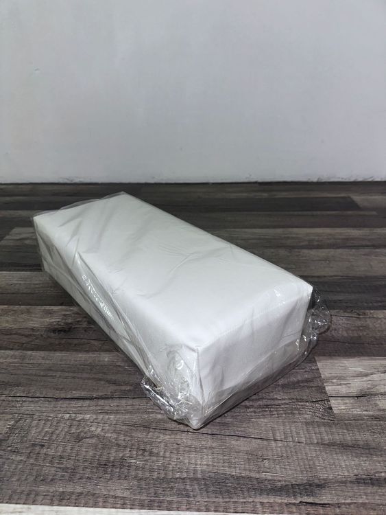 Weisses Kunstleder Kissen neu & originalverpackt (Neu und originalverpackt) in Adliswil für CHF ...