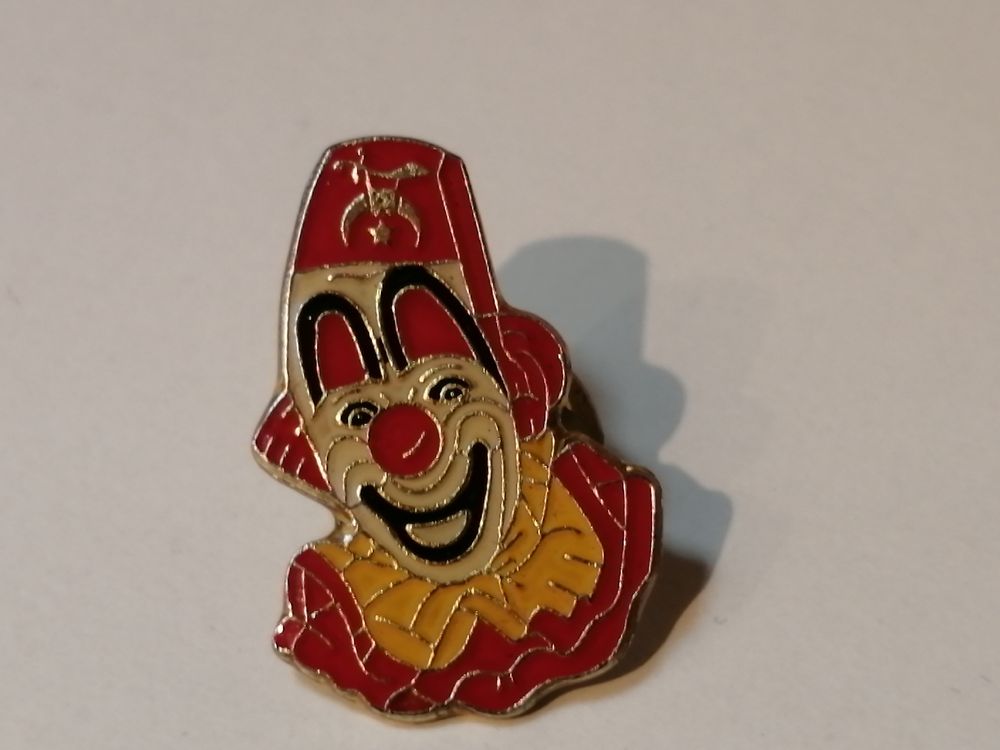 Clown Pin (Gebraucht) in Nunningen für CHF 1 – mit Lieferung auf Ricardo kaufen