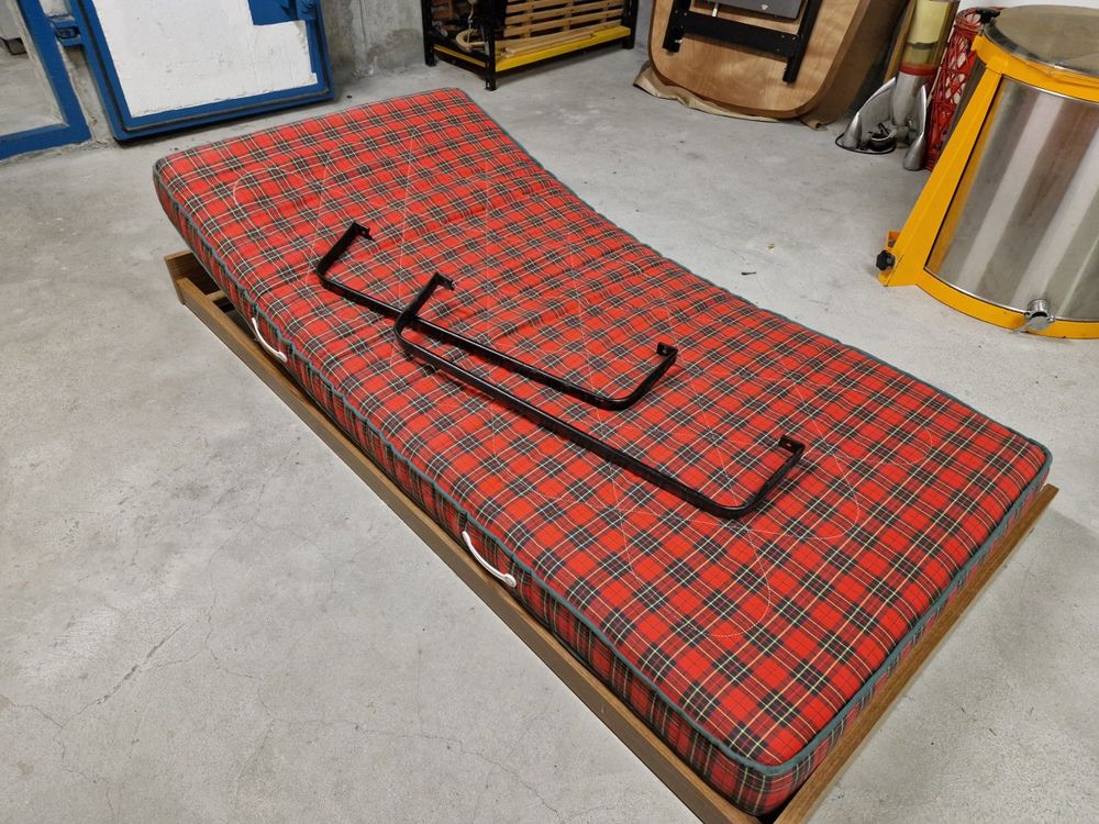 Gratis abzugeben Bettgestell & Matratze | Kaufen auf Ricardo