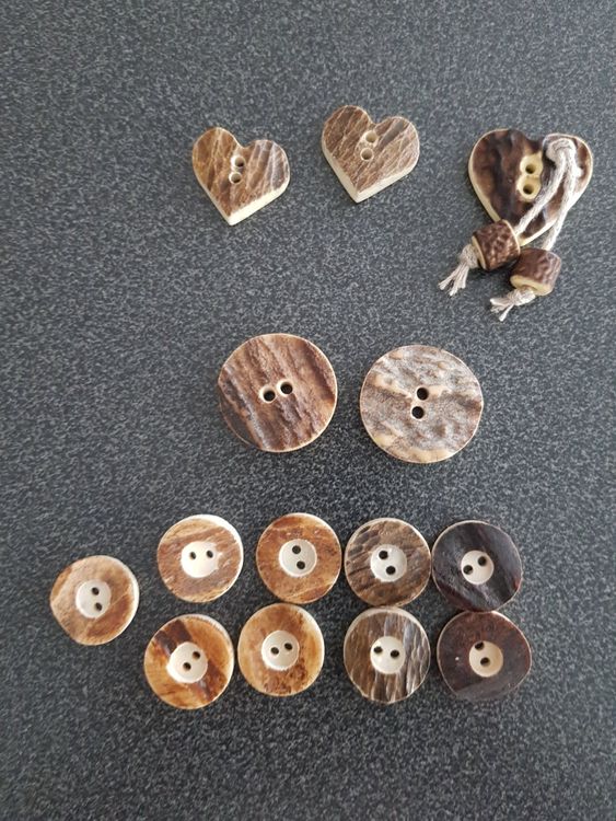 Trachtenknöpfe (Gebraucht) in Gattikon für CHF 3.3 – mit Lieferung auf Ricardo kaufen