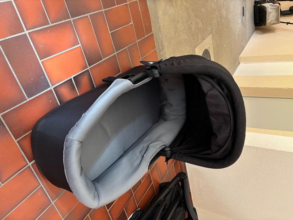 Thule urban glide 2 + nacelle (Gebraucht) in Estavannens für CHF 700 ...