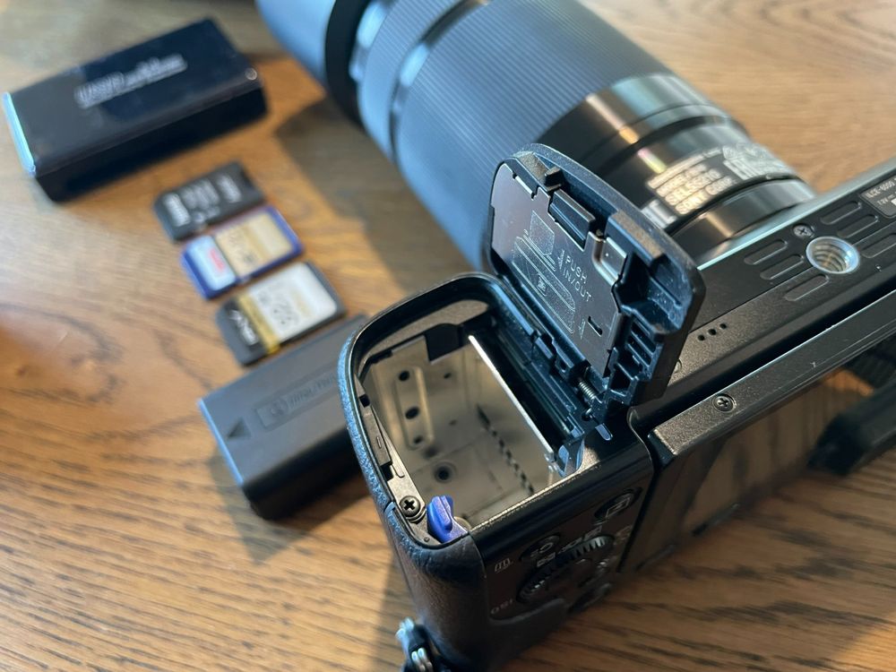 Sony Alpha 6000 inkl. 2 Zoomobjektiven, 2 SD Karten & Tasche | Kaufen ...