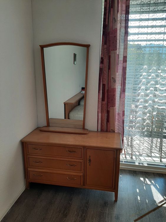 Holzkommode mit freistehendem Spiegelaufbau Nussbaum gebl. | Kaufen auf ...