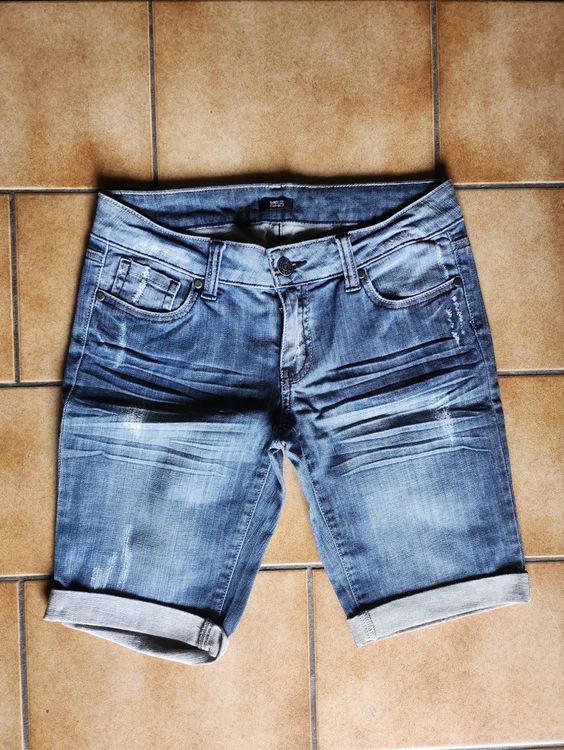 Damen Jeans Shorts (Neu (gemäss Beschreibung)) in Basel für CHF 6 – mit Lieferung auf Ricardo kaufen