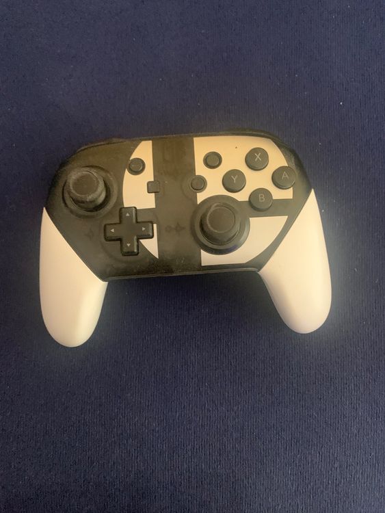 Nintendo Switch pro Controller (Gebraucht) in Hausen für CHF 35 – nur ...