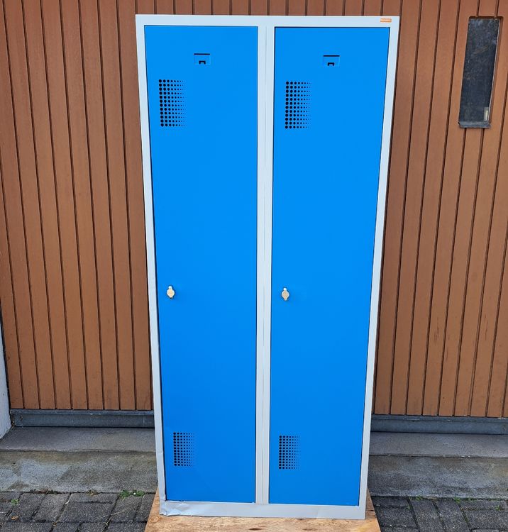 Metallschrank / Spind - 2 Abteile (Gebraucht) in Reinach BL für CHF 50 – nur Abholung auf ...