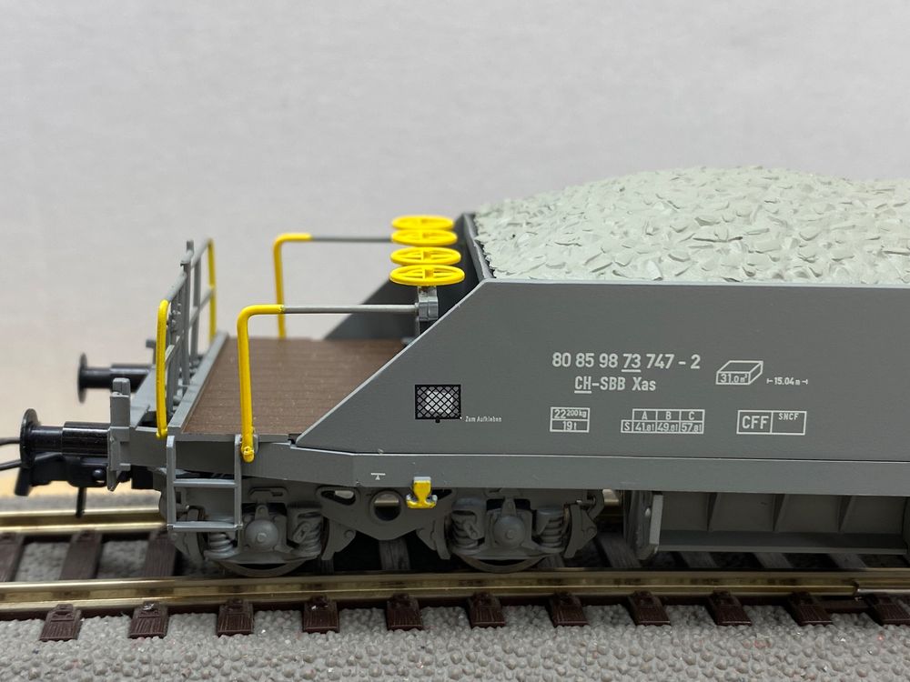 2 x Liliput (H0 GS) Kieswagen SBB Xas mit Schotterladung (Gebraucht) in ...