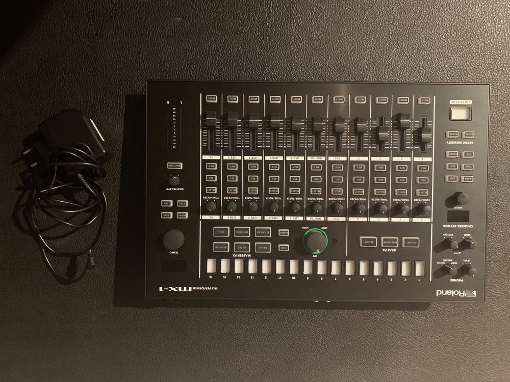Roland MX1 Mixer, used | Kaufen auf Ricardo