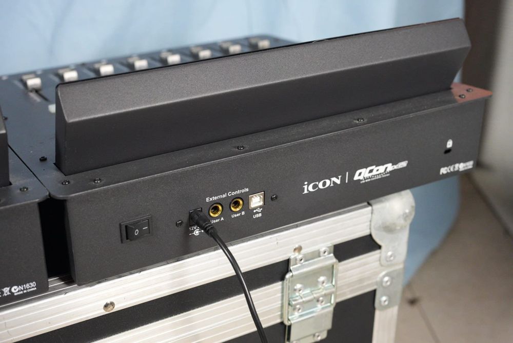 ICON Qcon Pro G2 + ICON Qcon EX G2 - DAW Controller (Gebraucht) in ...