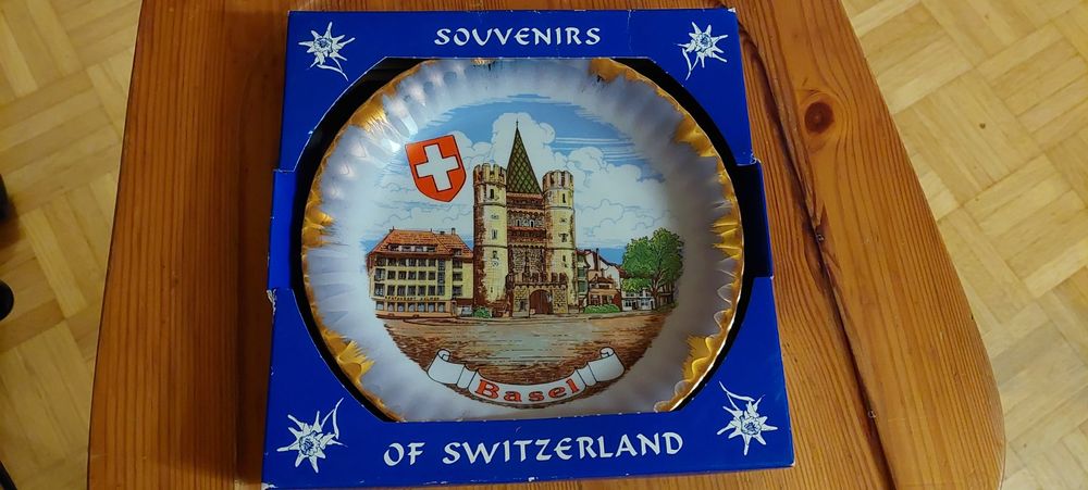 Wandteller Basel (Neu und originalverpackt) in Kallnach für CHF 15 – mit Lieferung auf Ricardo ...