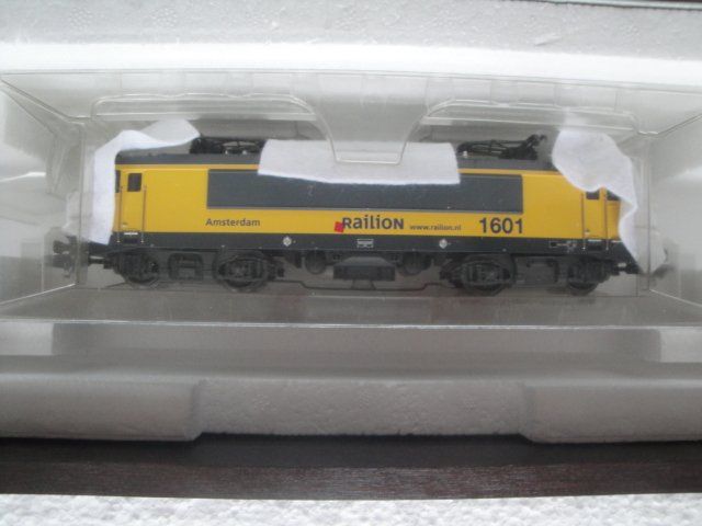 Märklin HO 37268 Mfx, coffret avec locomotive NS et vitrine | Kaufen ...