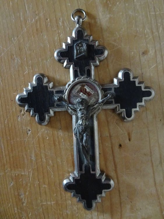 Nonnenkreuz kleines Kreuz mit Relique Metall Holz (Gebraucht) in Siebnen für CHF 45 – mit ...