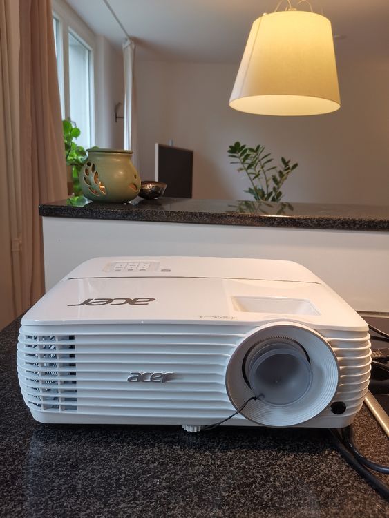 Acer Beamer Projektor UHD 4K (Neu (gemäss Beschreibung)) in für CHF 395 ...