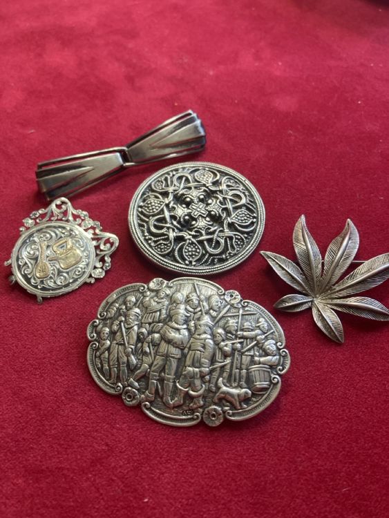 5 Antike Silberbroschen Trachtenschmuck (Gebraucht) in Muralto für CHF 76 – mit Lieferung auf ...