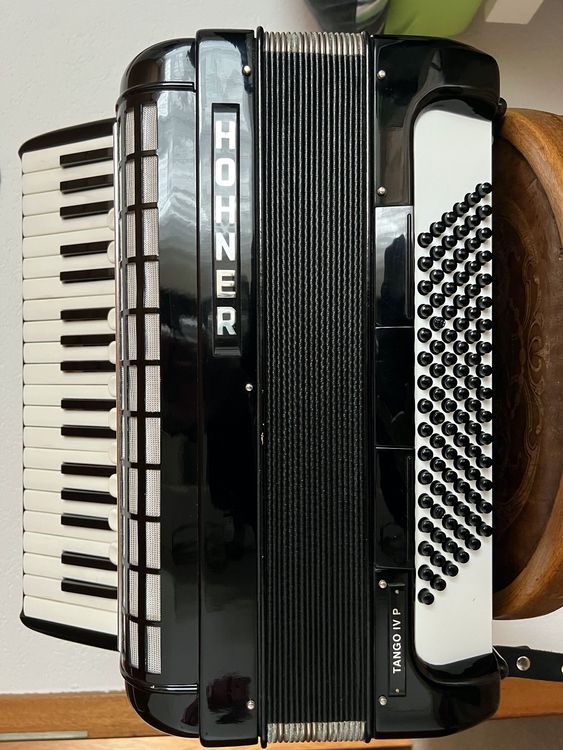 Akkordeon Hohner Tango IV P (Gebraucht) in Widnau für CHF 520 – nur ...