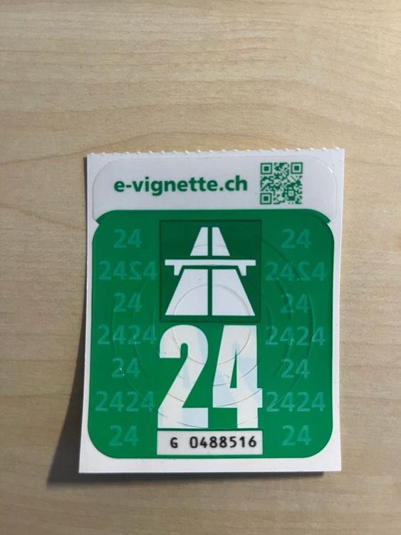 Autobahn Vignette 2024 (Neu und originalverpackt) in Tentlingen für CHF 35 – mit Lieferung auf ...